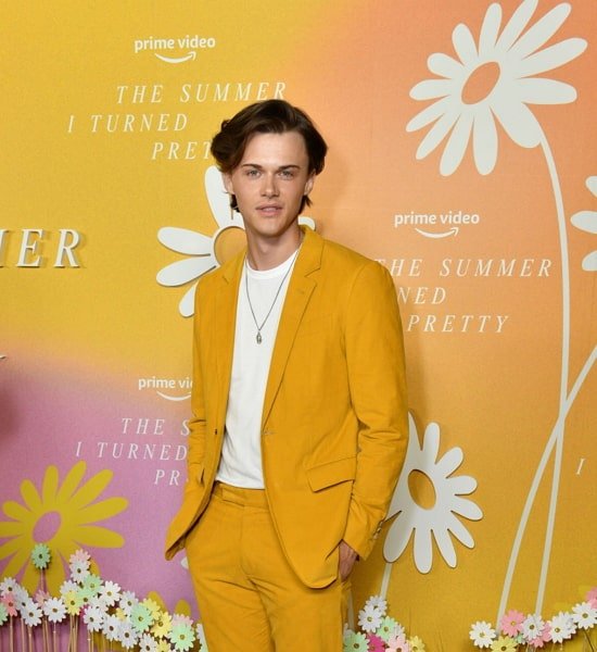 Christopher Briney Net Worth 2022: Wiki, Biography, Family, Girlfriend ... Christopher Briney Net Worth 2022: Wiki, Biography, Family, Girlfriend ...